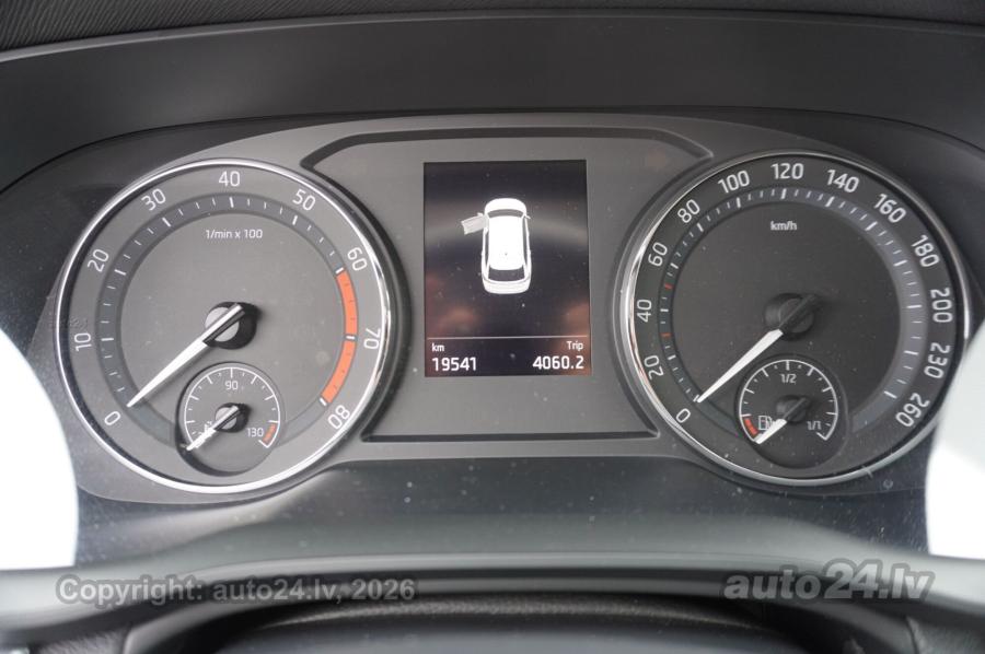 Pelēks Skoda Octavia 2024 Tallina, ar dzinēja tilpumu 1.50 L un nobraukumu 20 tūkst. km par 24900 €, foto 22 vietnē AUTOMOTO.COM.LV