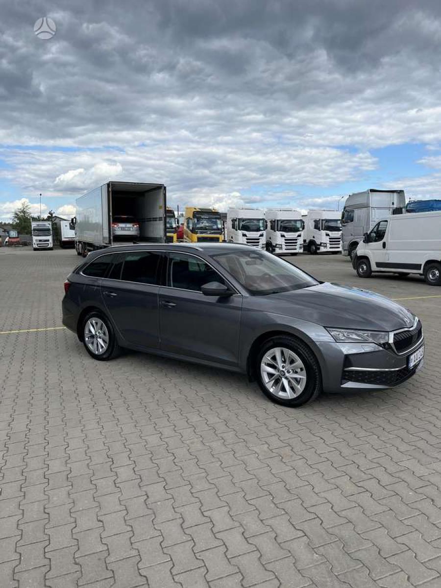 Pelēks Skoda Octavia 2025 Kauņa, ar dzinēja tilpumu 1.50 L un nobraukumu 17 tūkst. km par 24900 €, foto 4 vietnē AUTOMOTO.COM.LV