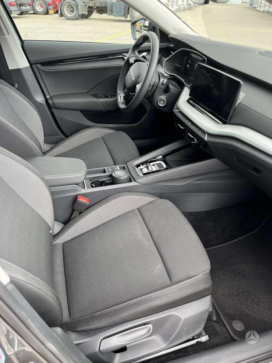 Pelēks Skoda Octavia 2025 Kauņa, ar dzinēja tilpumu 1.50 L un nobraukumu 17 tūkst. km par 24900 €, foto 13 vietnē AUTOMOTO.COM.LV