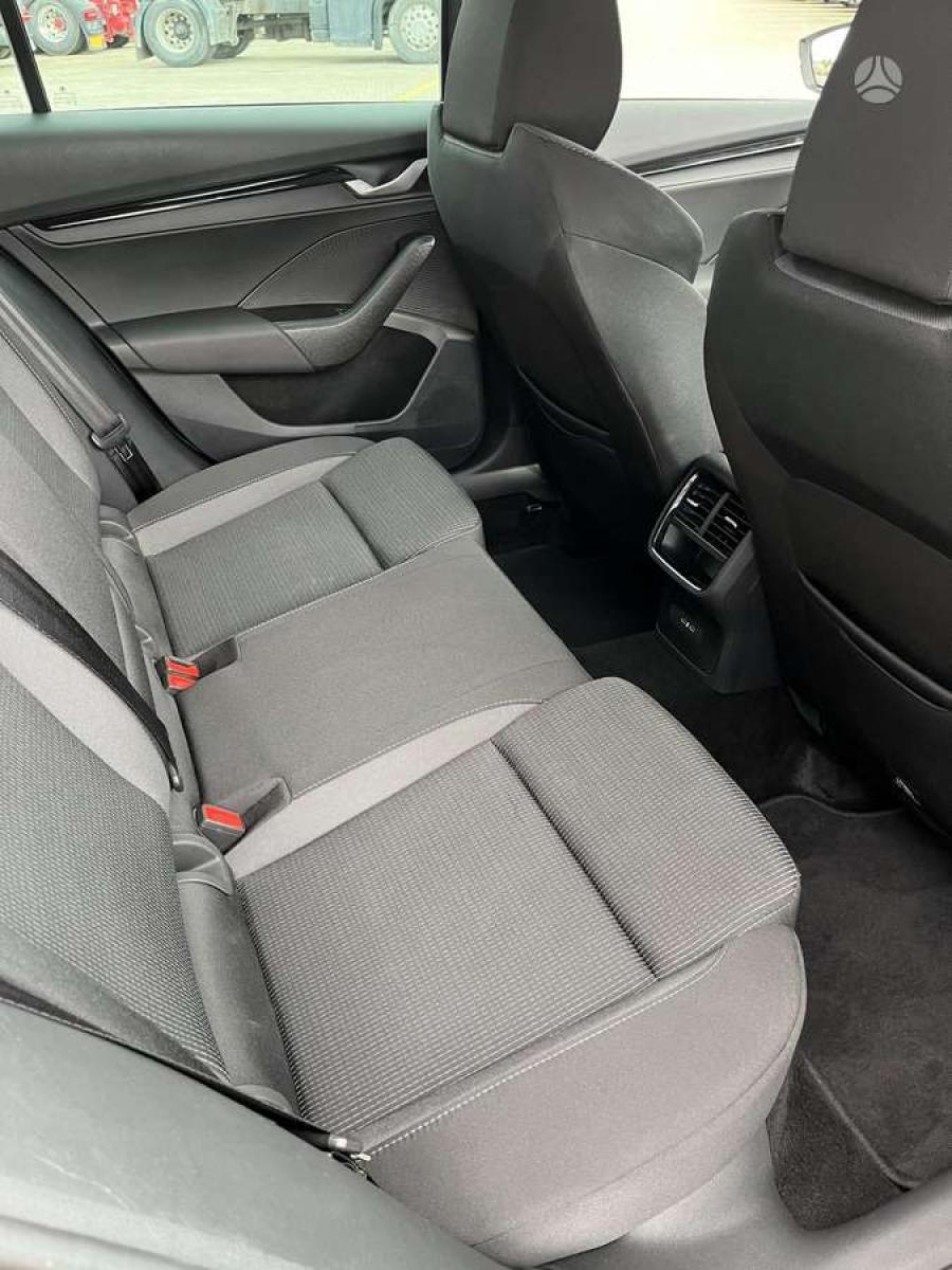 Pelēks Skoda Octavia 2025 Kauņa, ar dzinēja tilpumu 1.50 L un nobraukumu 17 tūkst. km par 24900 €, foto 14 vietnē AUTOMOTO.COM.LV