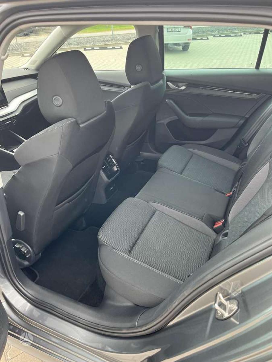 Pelēks Skoda Octavia 2025 Kauņa, ar dzinēja tilpumu 1.50 L un nobraukumu 17 tūkst. km par 24900 €, foto 15 vietnē AUTOMOTO.COM.LV