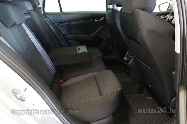 Pelēks Skoda Octavia 2025 Tallina, ar dzinēja tilpumu 1.50 L un nobraukumu 26 tūkst. km par 27190 €, foto 8 vietnē AUTOMOTO.COM.LV
