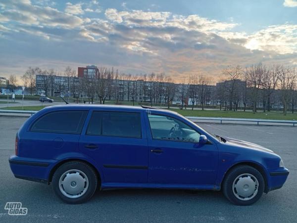 Skoda Octavia 2000 Klaipėda, ar dzinēja tilpumu 1.60 L un nobraukumu 250 tūkst. km par 700 €, foto 3 vietnē AUTOMOTO.COM.LV