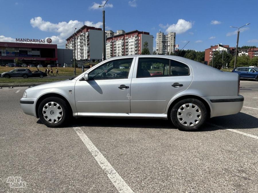 Skoda Octavia 2003 in Vilnius, with an engine capacity of 1.90 L and mileage of 328 thousand km for 1000 €, photo 6 on AUTOMOTO.COM.LV