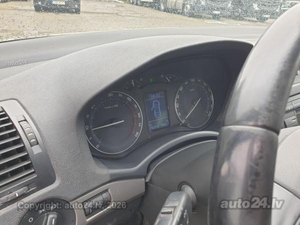 Skoda Octavia 2004 in Tallinn, with an engine capacity of 2.00 L and mileage of 300 thousand km for 1500 €, photo 9 on AUTOMOTO.COM.LV