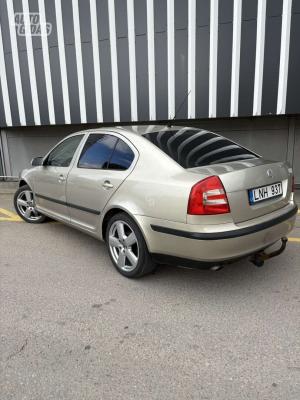 Skoda Octavia 2005 in Siauliai, with an engine capacity of 1.60 L and mileage of 294 thousand km for 1199 €, photo 4 on AUTOMOTO.COM.LV
