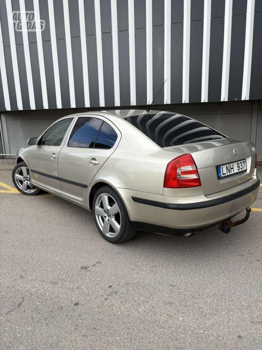 Skoda Octavia 2005 in Siauliai, with an engine capacity of 1.60 L and mileage of 294 thousand km for 1199 €, photo 4 on AUTOMOTO.COM.LV