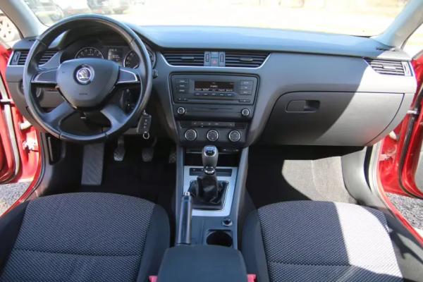 Skoda Octavia 2005 Rīga, ar dzinēja tilpumu 1.60 L un nobraukumu 255 tūkst. km par 3990 €, foto 8 vietnē AUTOMOTO.COM.LV