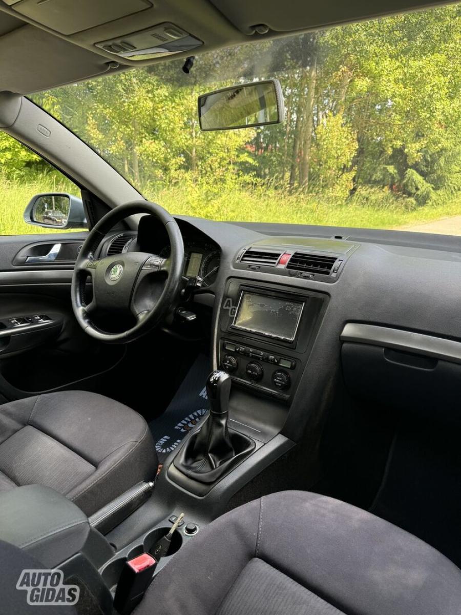 Skoda Octavia 2005 in Vilnius, with an engine capacity of 2.00 L and mileage of 368 thousand km for 1350 €, photo 6 on AUTOMOTO.COM.LV