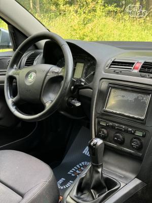 Skoda Octavia 2005 in Vilnius, with an engine capacity of 2.00 L and mileage of 368 thousand km for 1350 €, photo 7 on AUTOMOTO.COM.LV