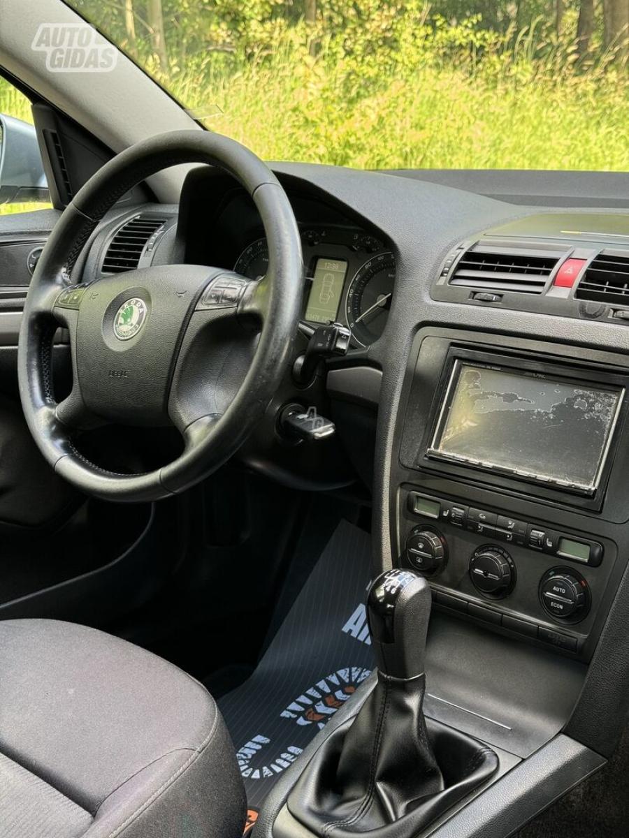 Skoda Octavia 2005 Viļņa, ar dzinēja tilpumu 2.00 L un nobraukumu 365 tūkst. km par 1350 €, foto 7 vietnē AUTOMOTO.COM.LV