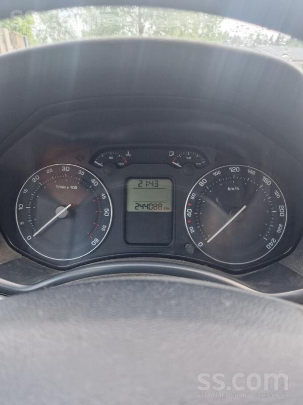 Skoda Octavia 2006 in Riga, with an engine capacity of 1.90 L and mileage of 240 thousand km for 1100 €, photo 4 on AUTOMOTO.COM.LV