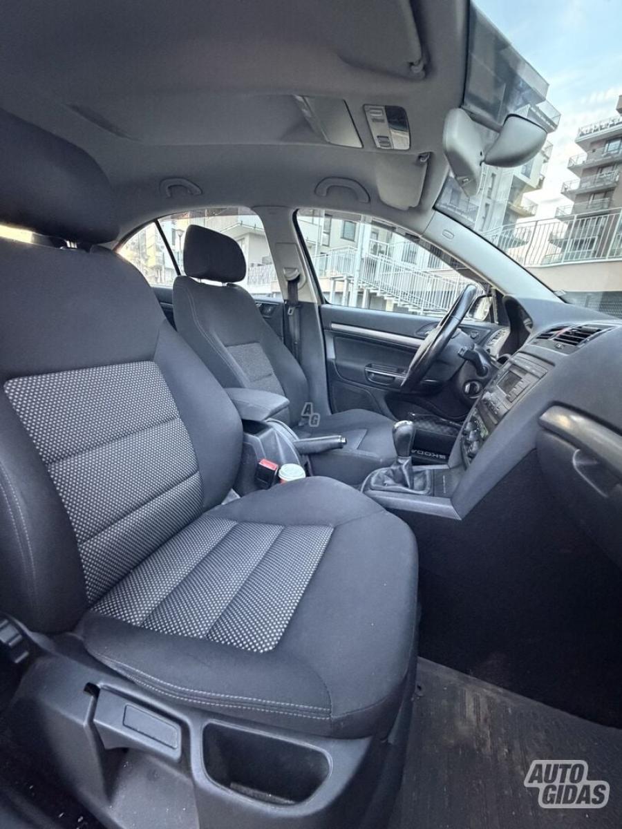 Skoda Octavia 2008 in Vilnius, with an engine capacity of 1.90 L and mileage of 395 thousand km for 1900 €, photo 16 on AUTOMOTO.COM.LV