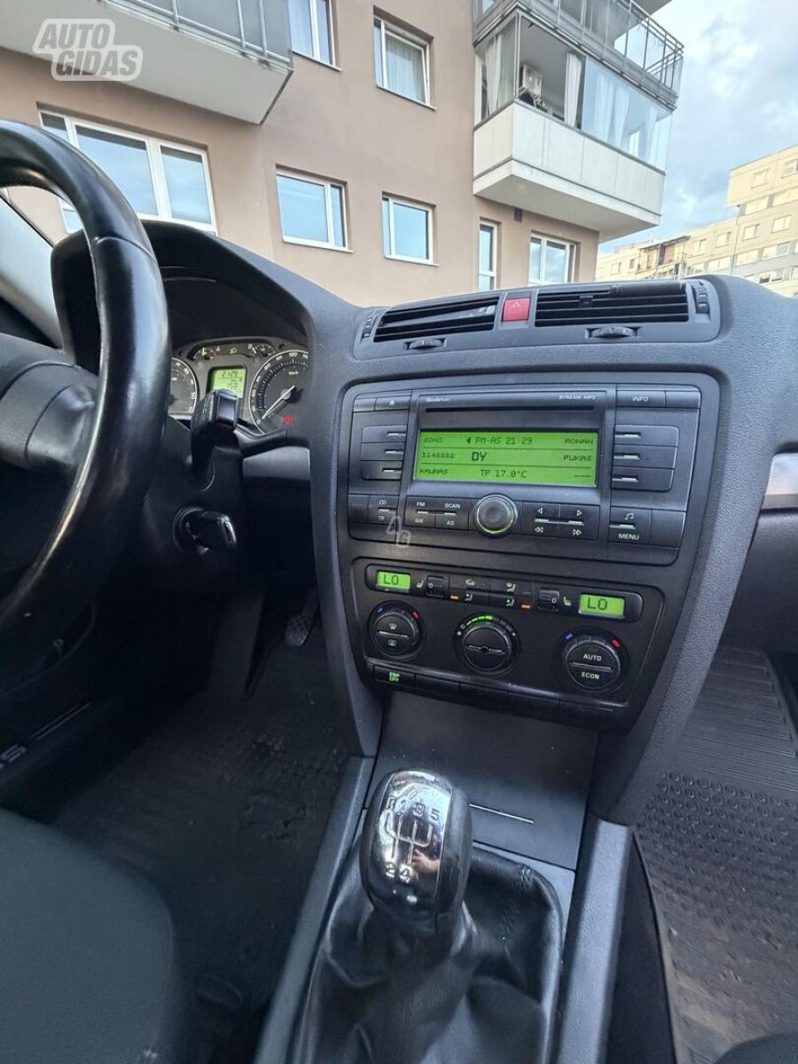 Skoda Octavia 2008 in Vilnius, with an engine capacity of 1.90 L and mileage of 395 thousand km for 1900 €, photo 17 on AUTOMOTO.COM.LV