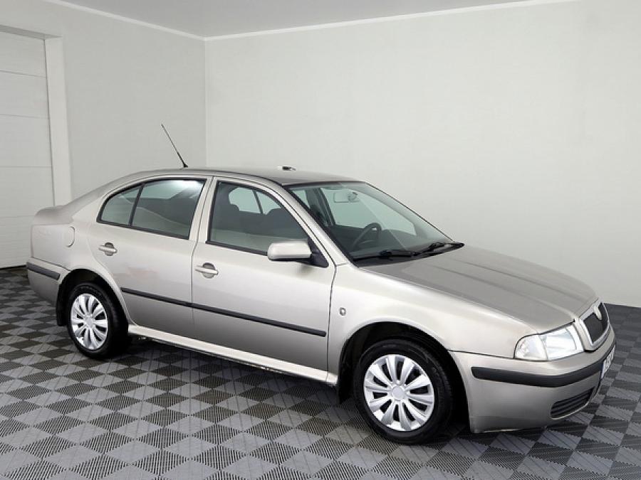 Skoda Octavia 2008 in Tallinn, with an engine capacity of 1.60 L and mileage of 248 thousand km for 999 €, photo 1 on AUTOMOTO.COM.LV