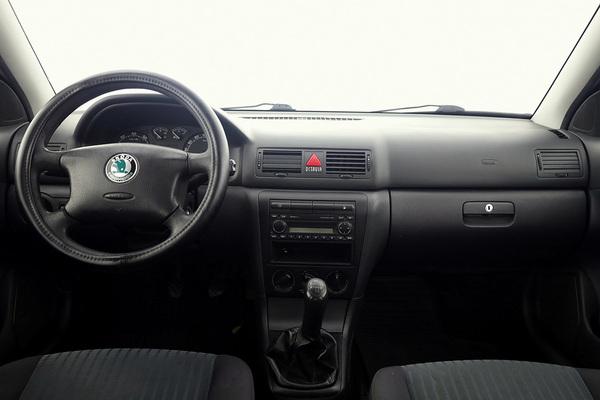 Skoda Octavia 2008 in Tallinn, with an engine capacity of 1.60 L and mileage of 248 thousand km for 999 €, photo 6 on AUTOMOTO.COM.LV