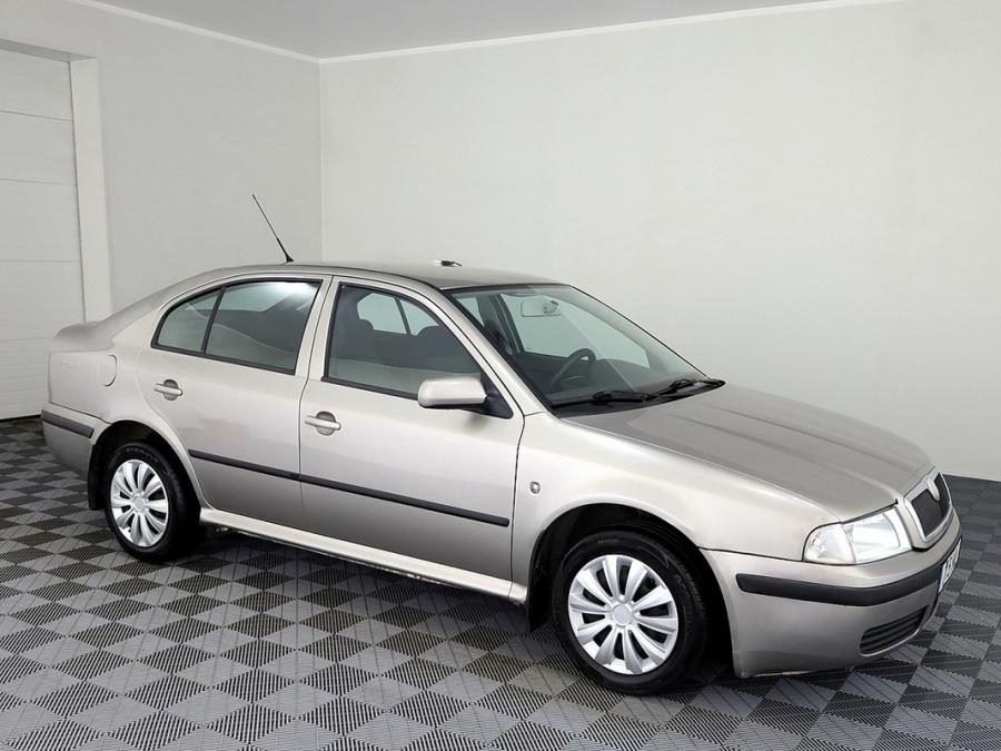 Skoda Octavia 2008 in Tallinn, with an engine capacity of 1.60 L and mileage of 248 thousand km for 999 €, photo 9 on AUTOMOTO.COM.LV