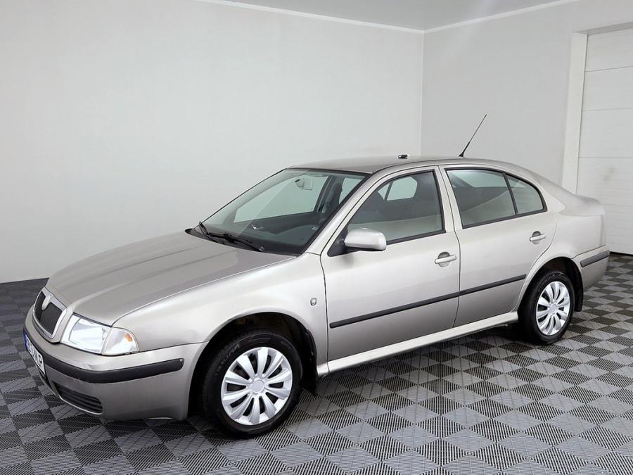 Skoda Octavia 2008 in Tallinn, with an engine capacity of 1.60 L and mileage of 248 thousand km for 999 €, photo 10 on AUTOMOTO.COM.LV