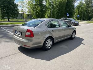 Шкода Октавия 2011 в Паневежис, объемом двигателя 1.60 л и пробегом 256 тыс. км за 2200 €, фото 5 на AUTOMOTO.COM.LV