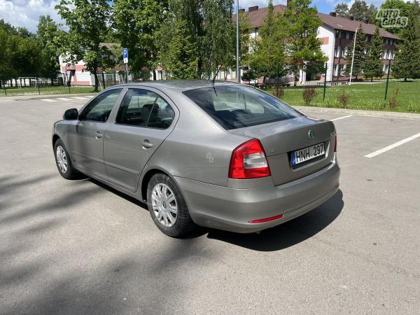 Шкода Октавия 2011 в Паневежис, объемом двигателя 1.60 л и пробегом 256 тыс. км за 2200 €, фото 6 на AUTOMOTO.COM.LV