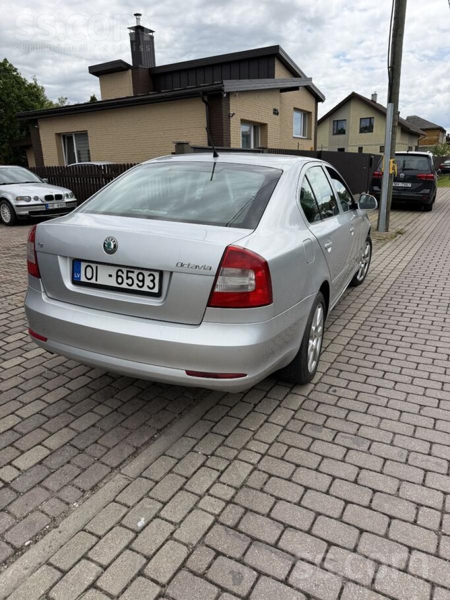 Skoda Octavia 2011 in Ventspils, with an engine capacity of 1.60 L and mileage of 413 thousand km for 2495 €, photo 5 on AUTOMOTO.COM.LV