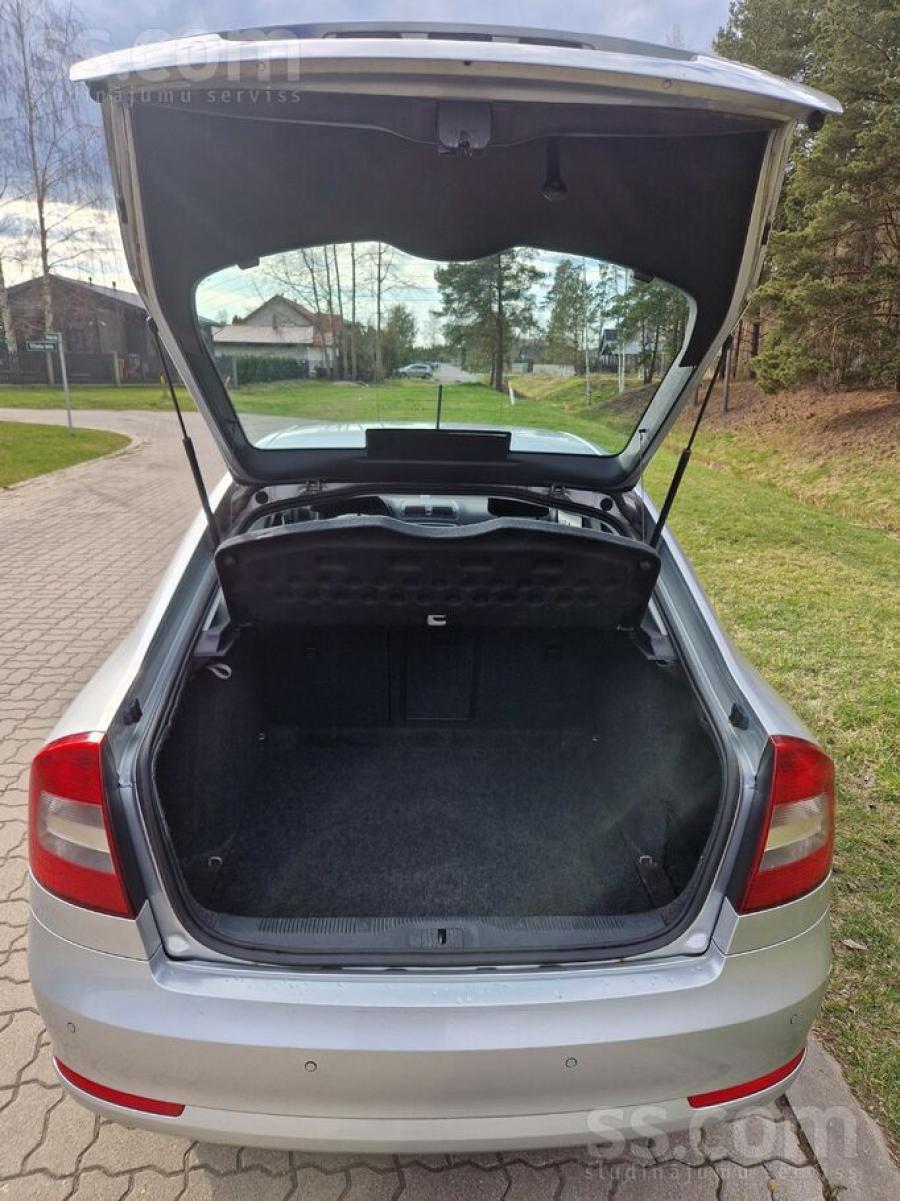 Skoda Octavia 2011 in Dobele, with an engine capacity of 1.60 L and mileage of 248 thousand km for 2000 €, photo 9 on AUTOMOTO.COM.LV
