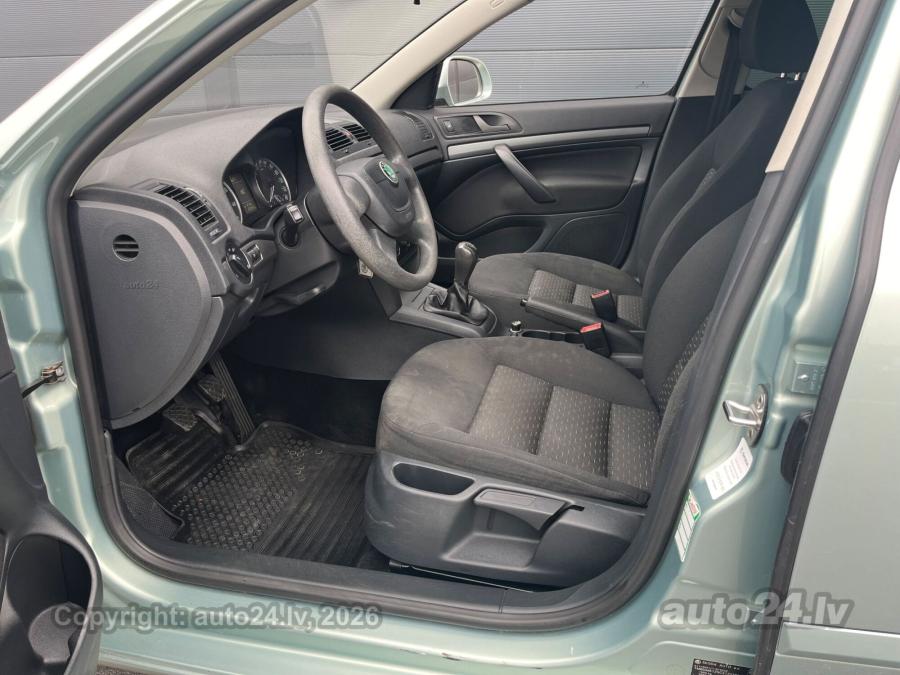 Skoda Octavia 2012 in Kuressaare, with an engine capacity of 1.20 L and mileage of 200 thousand km for 3590 €, photo 10 on AUTOMOTO.COM.LV