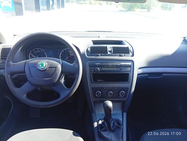 Skoda Octavia 2012 Sillamē, ar dzinēja tilpumu 1.60 L un nobraukumu 131 tūkst. km par 3800 €, foto 5 vietnē AUTOMOTO.COM.LV