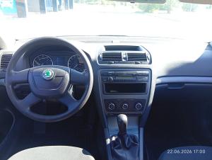 Skoda Octavia 2012 in Sillamae, with an engine capacity of 1.60 L and mileage of 131 thousand km for 3800 €, photo 6 on AUTOMOTO.COM.LV