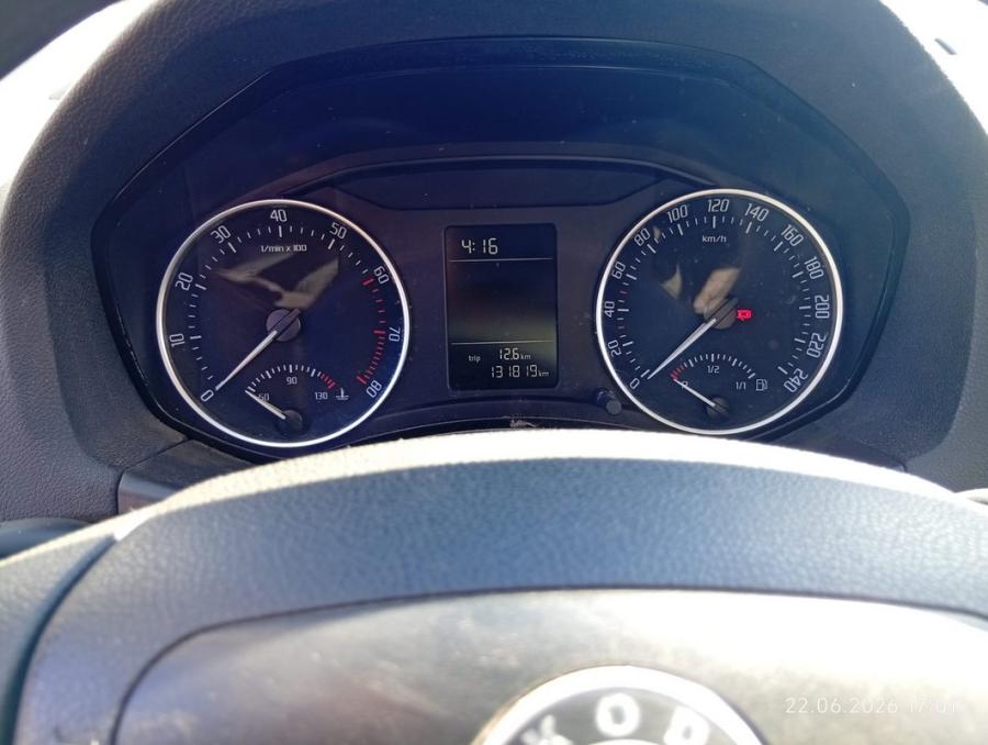 Skoda Octavia 2012 in Sillamae, with an engine capacity of 1.60 L and mileage of 131 thousand km for 3800 €, photo 13 on AUTOMOTO.COM.LV