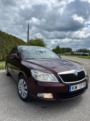Skoda Octavia 2012 in Riga, with an engine capacity of 1.60 L and mileage of 275 thousand km for 2900 €, photo 3 on AUTOMOTO.COM.LV