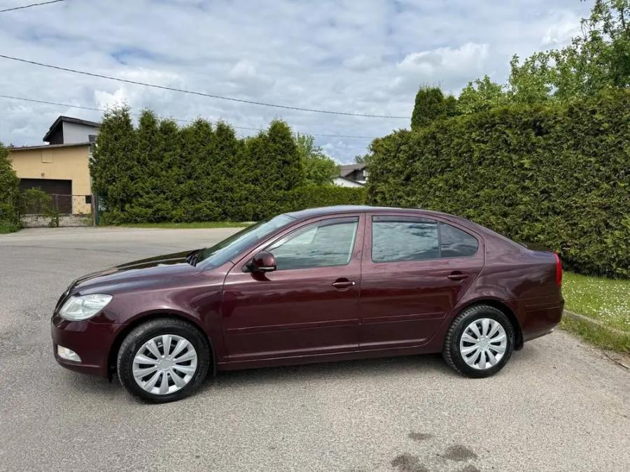 Skoda Octavia 2012 in Riga, with an engine capacity of 1.60 L and mileage of 275 thousand km for 2900 €, photo 4 on AUTOMOTO.COM.LV