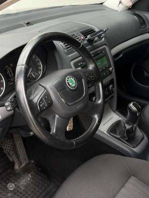 Skoda Octavia 2012 Viļņa, ar dzinēja tilpumu 1.39 L un nobraukumu 179 tūkst. km par 3900 €, foto 15 vietnē AUTOMOTO.COM.LV