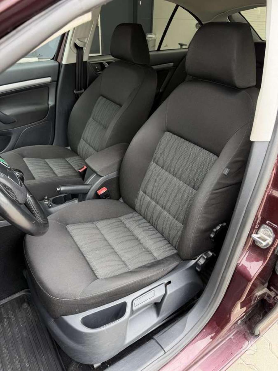 Skoda Octavia 2012 Viļņa, ar dzinēja tilpumu 1.39 L un nobraukumu 179 tūkst. km par 3900 €, foto 16 vietnē AUTOMOTO.COM.LV