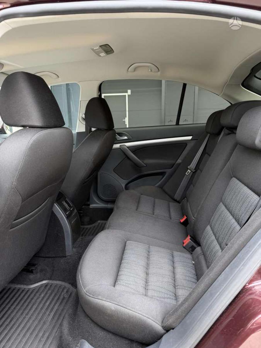 Skoda Octavia 2012 Viļņa, ar dzinēja tilpumu 1.39 L un nobraukumu 179 tūkst. km par 3900 €, foto 17 vietnē AUTOMOTO.COM.LV