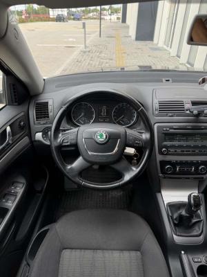 Skoda Octavia 2012 Viļņa, ar dzinēja tilpumu 1.39 L un nobraukumu 179 tūkst. km par 3900 €, foto 18 vietnē AUTOMOTO.COM.LV
