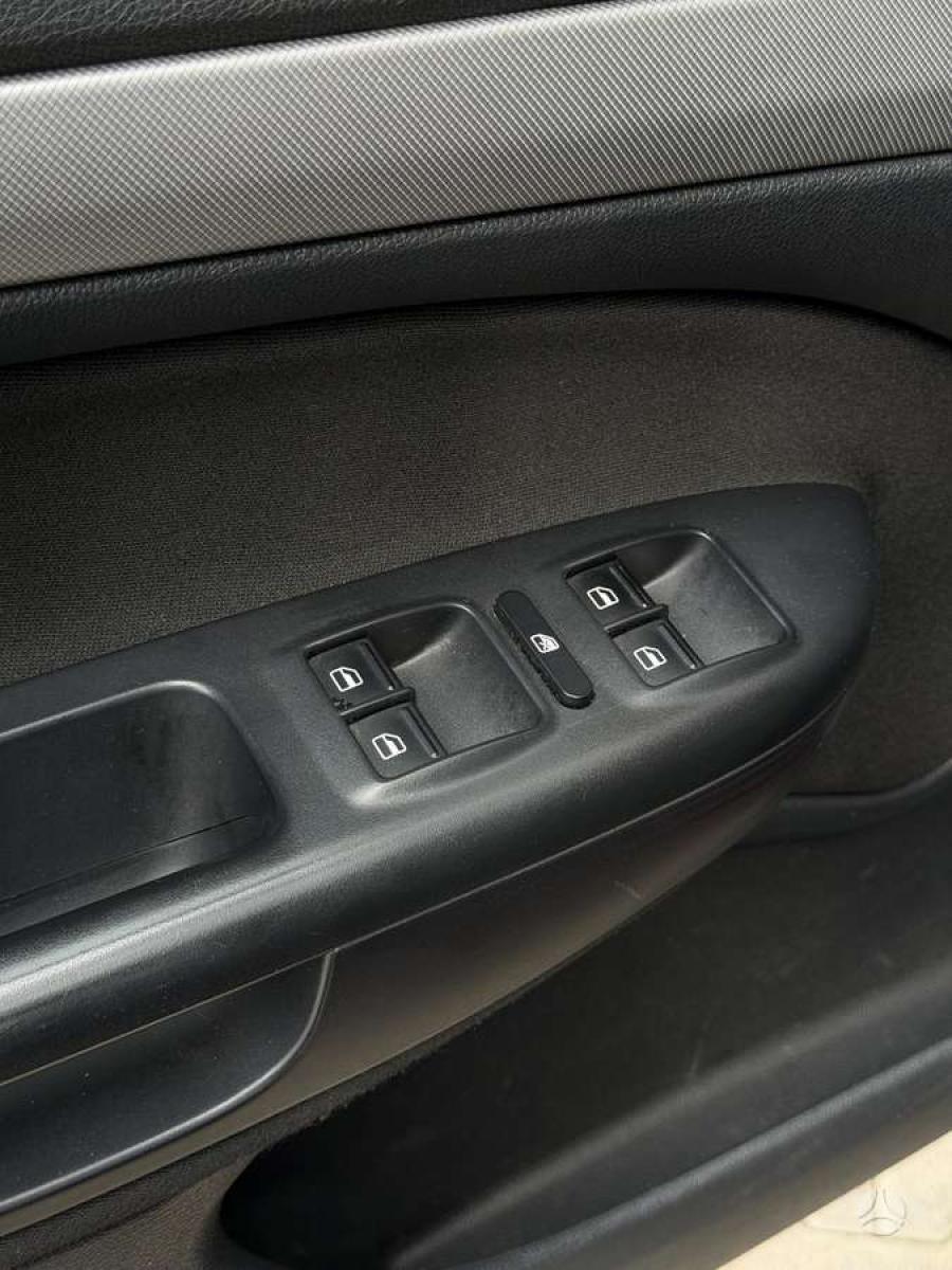 Skoda Octavia 2012 Viļņa, ar dzinēja tilpumu 1.39 L un nobraukumu 179 tūkst. km par 3900 €, foto 23 vietnē AUTOMOTO.COM.LV