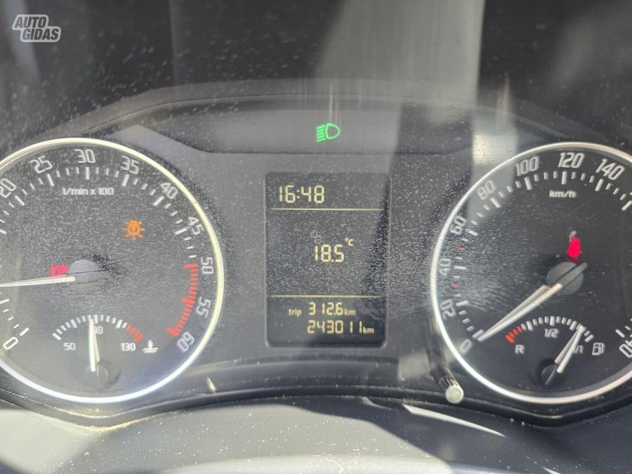 Skoda Octavia 2012 Radviliškis, ar dzinēja tilpumu 1.60 L un nobraukumu 243 tūkst. km par 2000 €, foto 10 vietnē AUTOMOTO.COM.LV