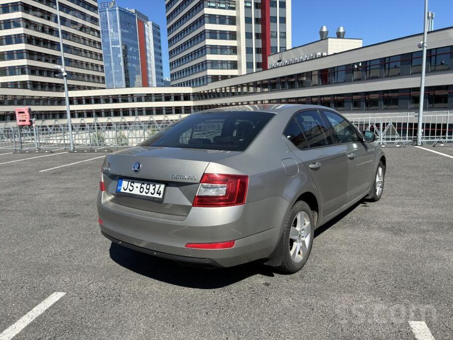 Skoda Octavia 2014 in Riga, with an engine capacity of 1.60 L and mileage of 296 thousand km for 4200 €, photo 4 on AUTOMOTO.COM.LV