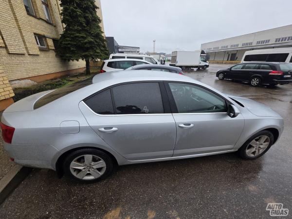Skoda Octavia 2015 in Kaunas, with an engine capacity of 1.60 L and mileage of 418 thousand km for 3500 €, photo 2 on AUTOMOTO.COM.LV