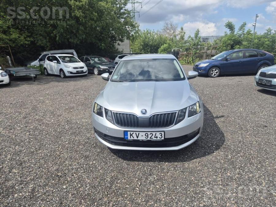 Skoda Octavia 2017 in Riga, with an engine capacity of 1.00 L and mileage of 108 thousand km for 9690 €, photo 3 on AUTOMOTO.COM.LV