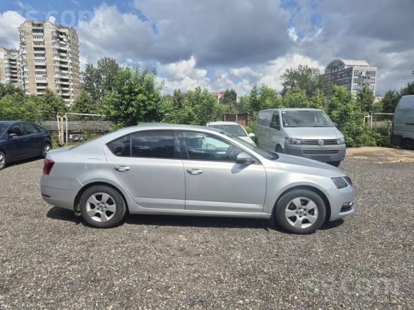 Skoda Octavia 2017 in Riga, with an engine capacity of 1.00 L and mileage of 108 thousand km for 9690 €, photo 5 on AUTOMOTO.COM.LV