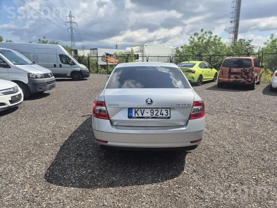 Skoda Octavia 2017 in Riga, with an engine capacity of 1.00 L and mileage of 108 thousand km for 9690 €, photo 7 on AUTOMOTO.COM.LV