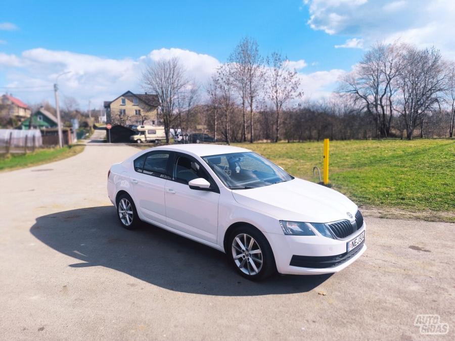 Skoda Octavia 2017 in Siauliai, with an engine capacity of 1.60 L and mileage of 3 thousand km for 6400 €, photo 1 on AUTOMOTO.COM.LV