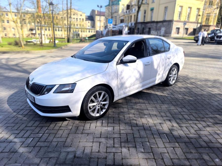 Skoda Octavia 2017 in Siauliai, with an engine capacity of 1.60 L and mileage of 325 thousand km for 6350 €, photo 4 on AUTOMOTO.COM.LV
