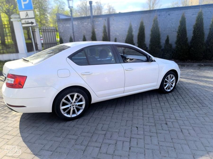 Skoda Octavia 2017 in Siauliai, with an engine capacity of 1.60 L and mileage of 325 thousand km for 6350 €, photo 6 on AUTOMOTO.COM.LV