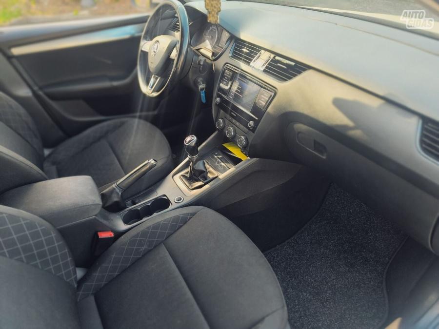 Skoda Octavia 2017 in Siauliai, with an engine capacity of 1.60 L and mileage of 325 thousand km for 6350 €, photo 8 on AUTOMOTO.COM.LV