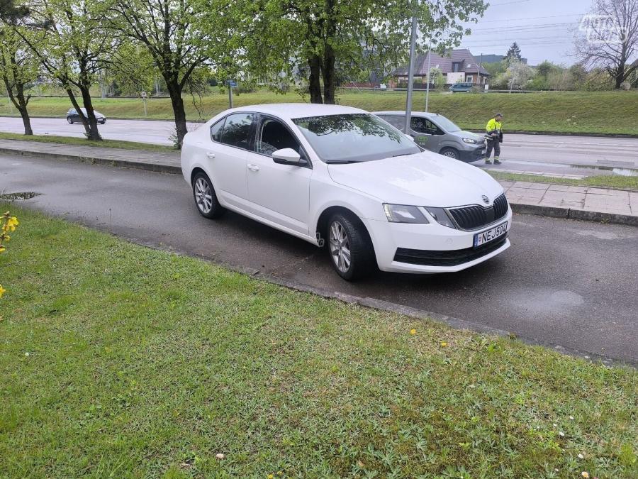 Skoda Octavia 2017 Šauļi, ar dzinēja tilpumu 1.60 L un nobraukumu 300 tūkst. km par 5900 €, foto 6 vietnē AUTOMOTO.COM.LV