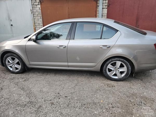 Skoda Octavia 2017 in Kaunas on AUTOMOTO.COM.LV Skoda Octavia 2017 in Kaunas, with an engine capacity of 1.40 L and mileage of 119 thousand km for 7800 €, photo 4 on AUTOMOTO.COM.LV