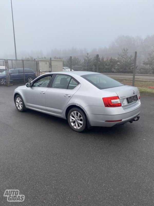 Skoda Octavia 2018 in Panevezys, with an engine capacity of 1.00 L and mileage of 92 thousand km for 7450 €, photo 3 on AUTOMOTO.COM.LV